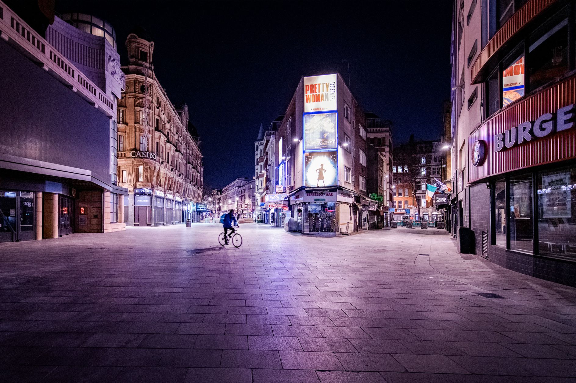 Lockdown London: Photographs by Jan Enkelmann show the capital at night ...
