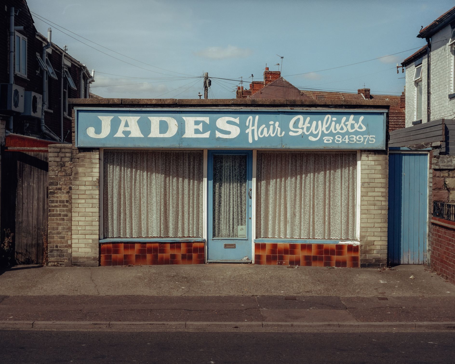 Photographer Ian Howorth captures the eternal disconnect of living in ...