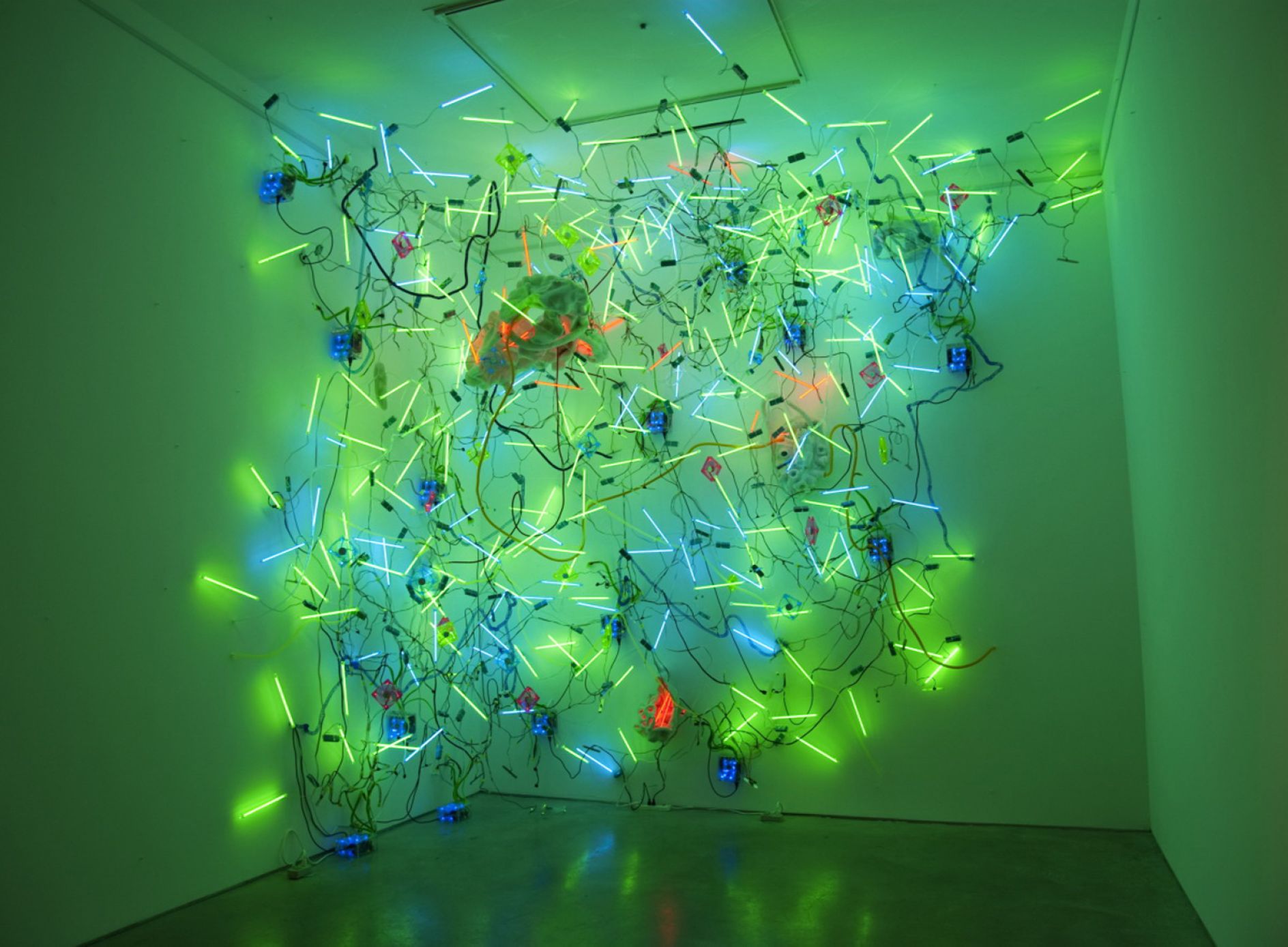 Bright and chaotic light sculptures and art installations by Adela ...