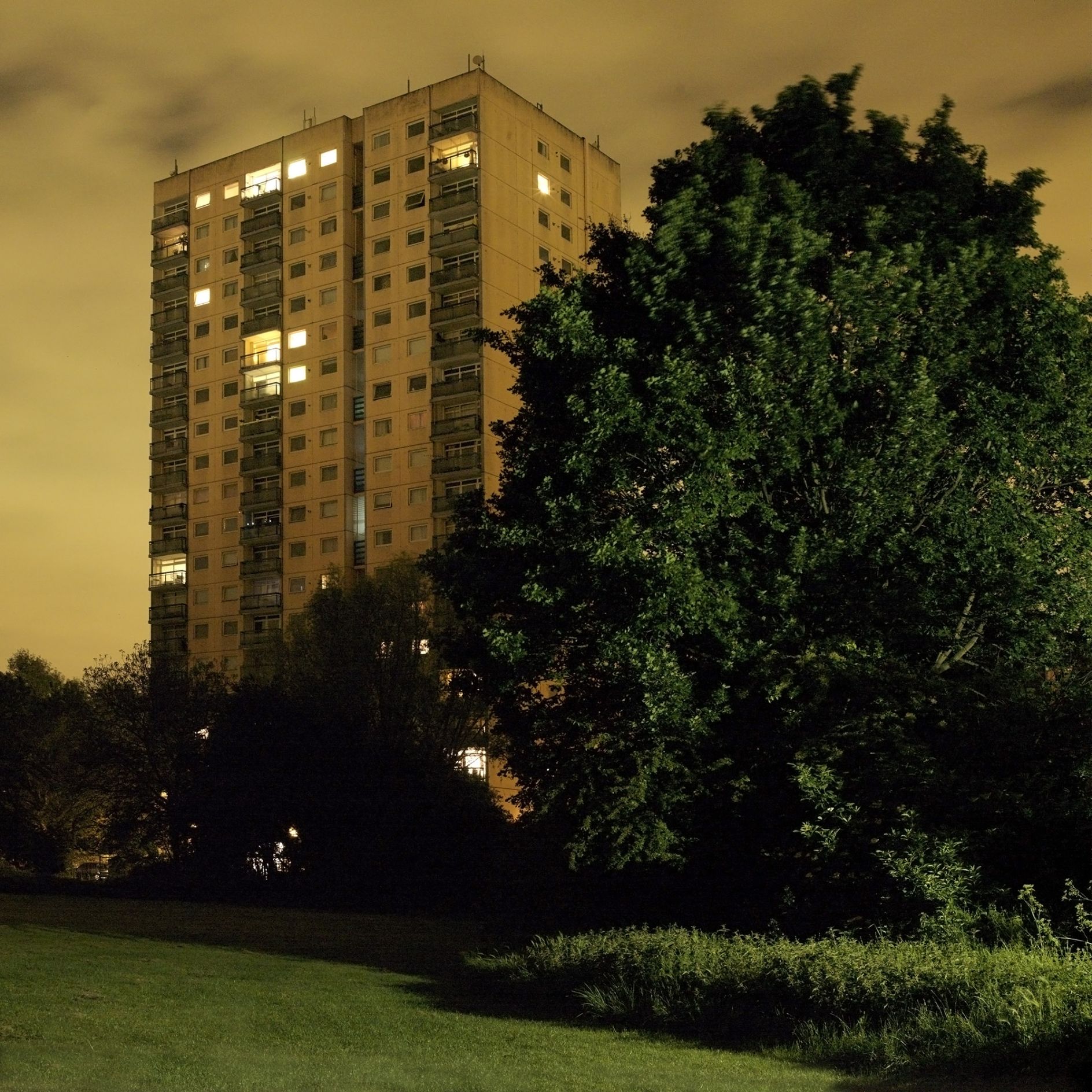 Hackney By Night: Eerie and unexpectedly beautiful photographs of ...