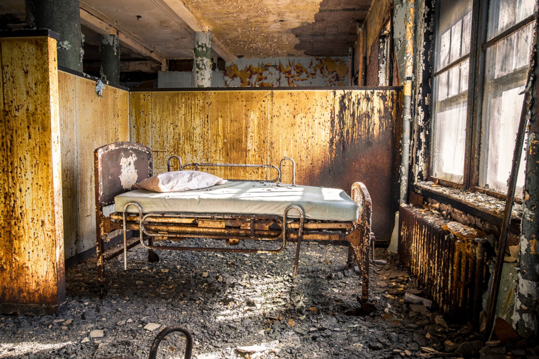 Abandoned Asylums: An unrestricted journey into America's forgotten ...