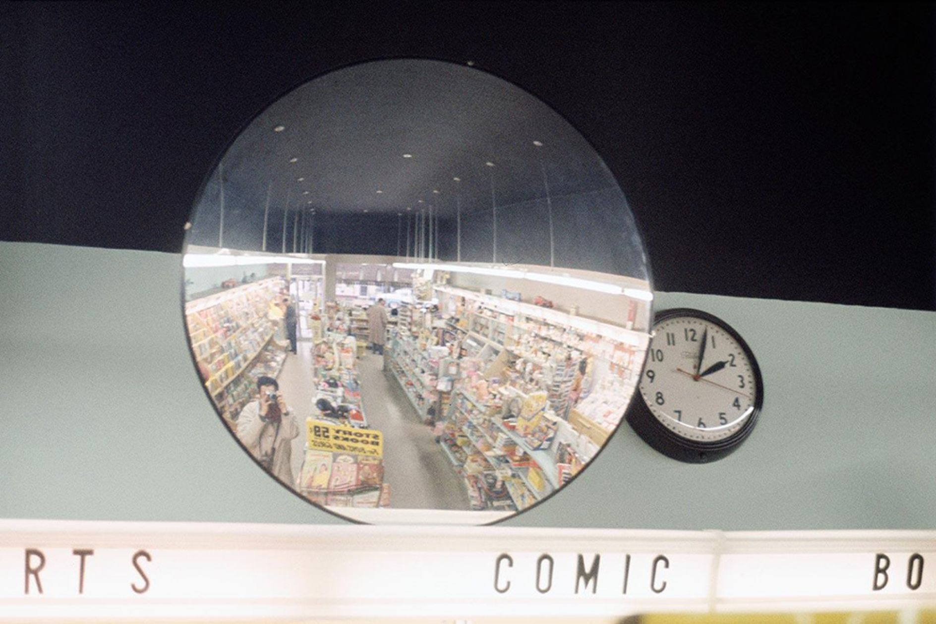 Lesser-known colour photographs by Vivian Maier to be shown in the UK ...