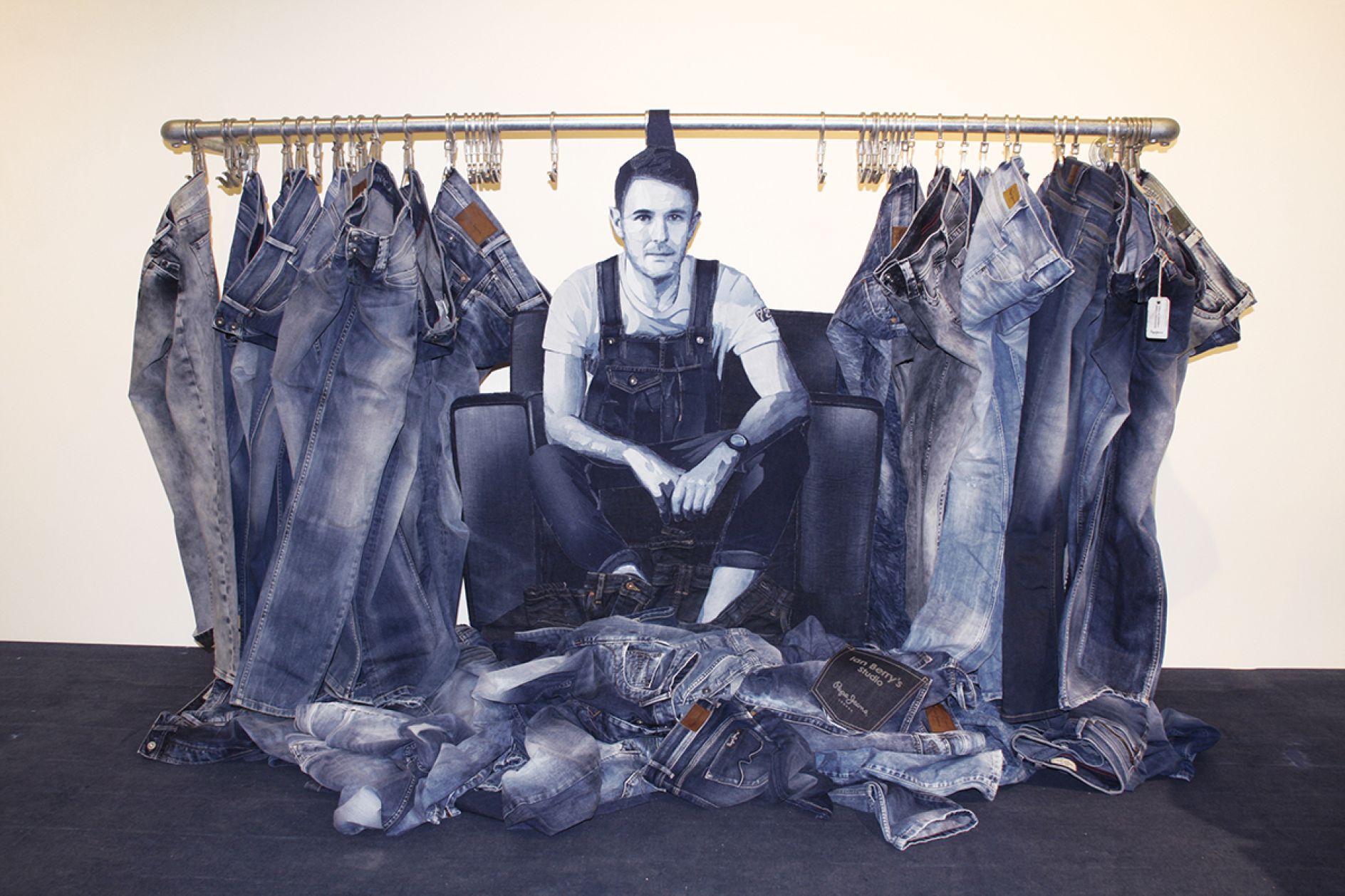 Artist Ian Berry uses scraps of denim jeans as paint to create ...