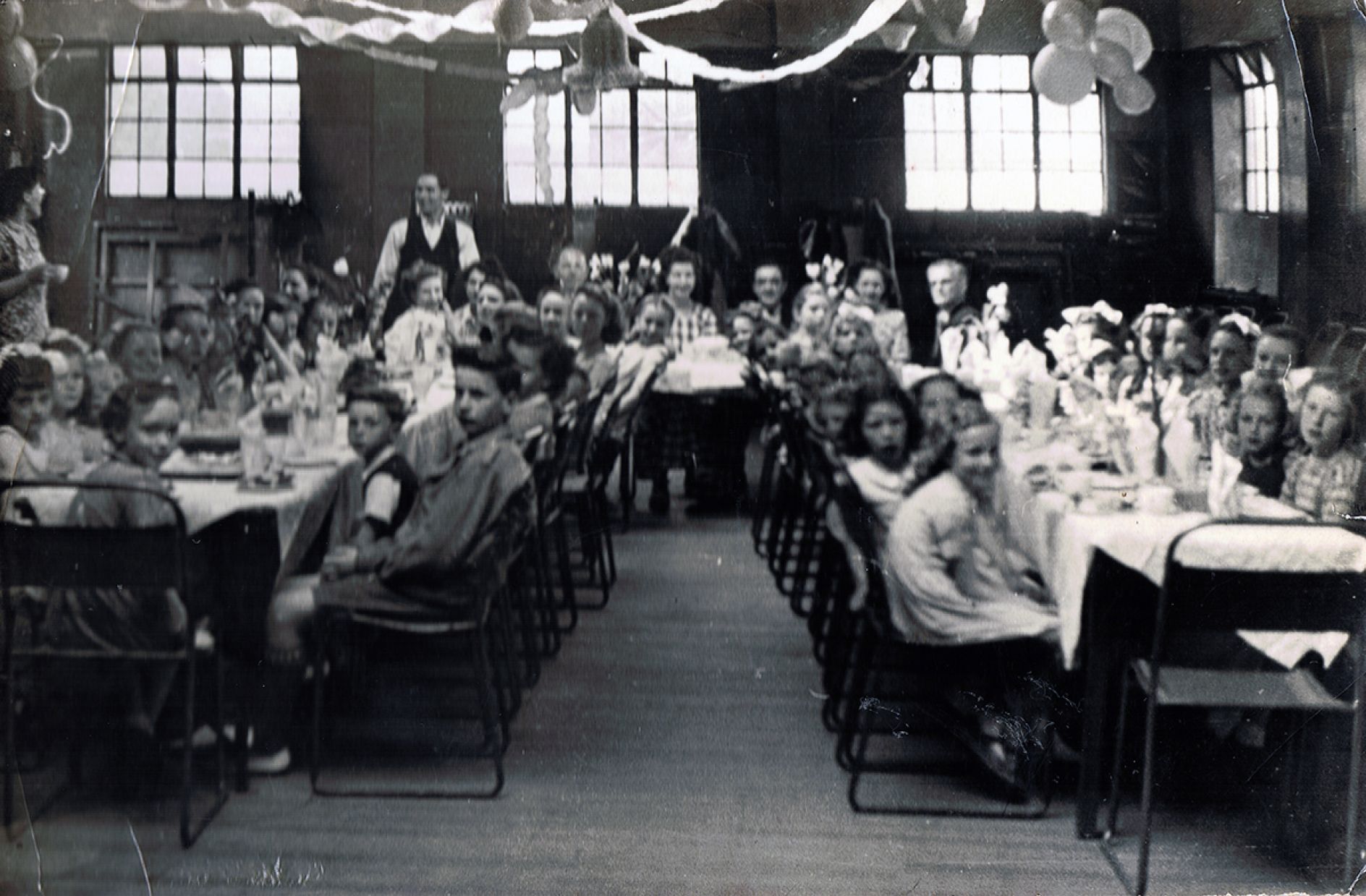Newly uncovered photographs show London's disappearing working class ...
