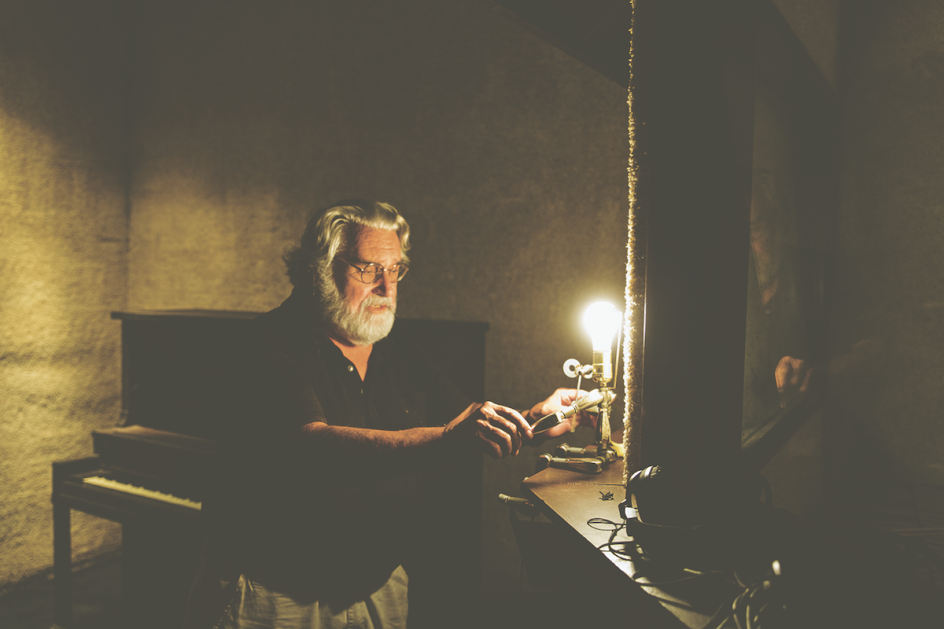 Daniel Topete's shots of self-recording artists show how creativity ...