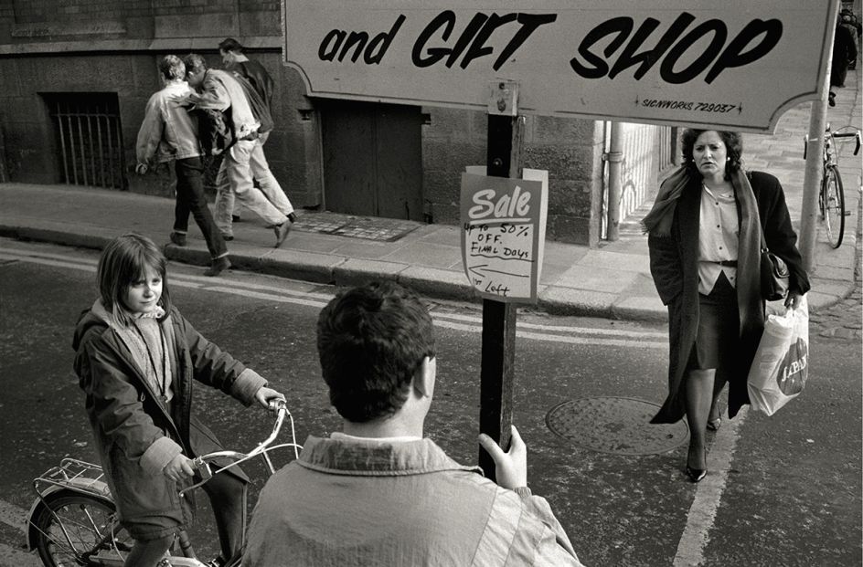 Dublin: Krass Clement's document of Ireland's capital in the early ...