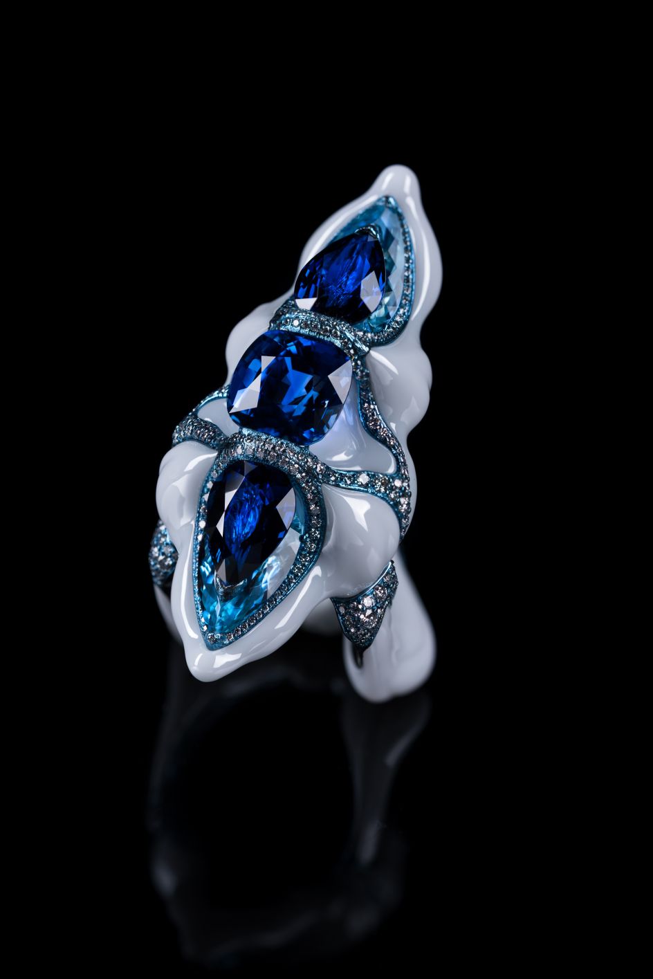 Jewellery artist known as the 'Shapeshifter' to reveal his most ...