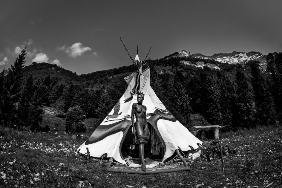 RAINBOW: Joth Shakerley captures rarely seen human connections in new photo book | Creative Boom