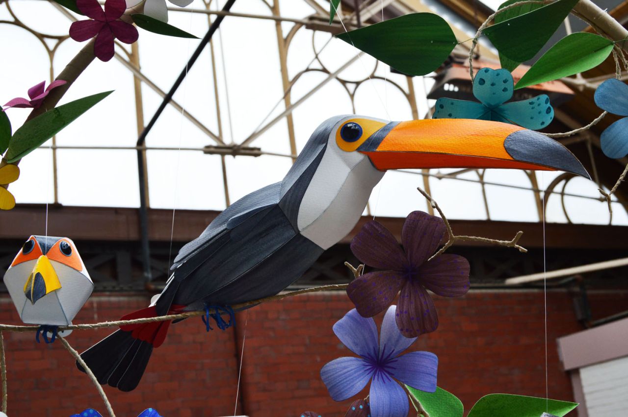 Delightful paper bird sculptures transform toucans, owls and chickens ...
