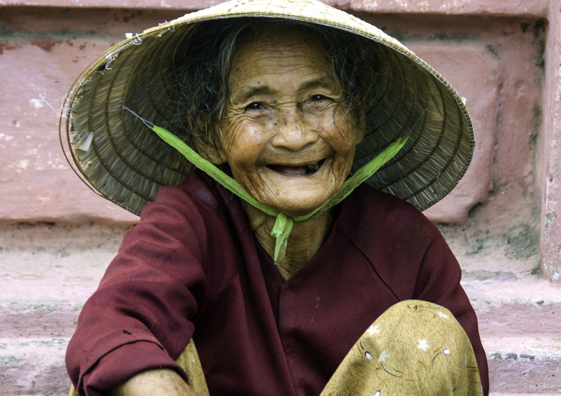 Smiling Eyes: Beautiful photo series that captures the friendly spirit ...