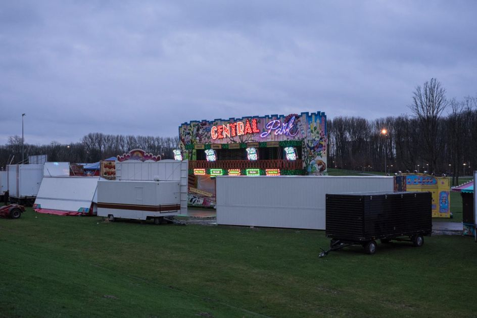 Photographs that document the changing culture of funfairs in the ...
