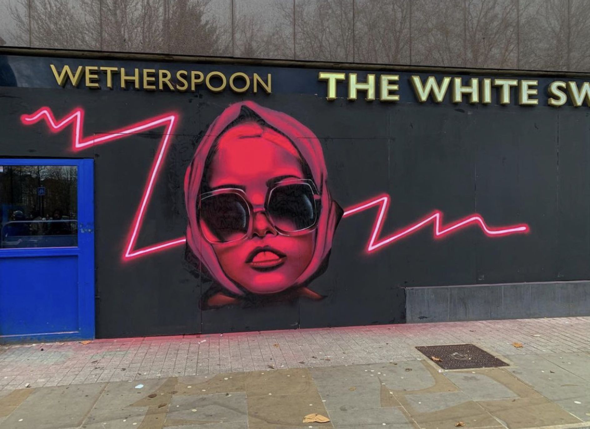 Artist David Speed paints 100 neon portraits on a Shoreditch rooftop ...