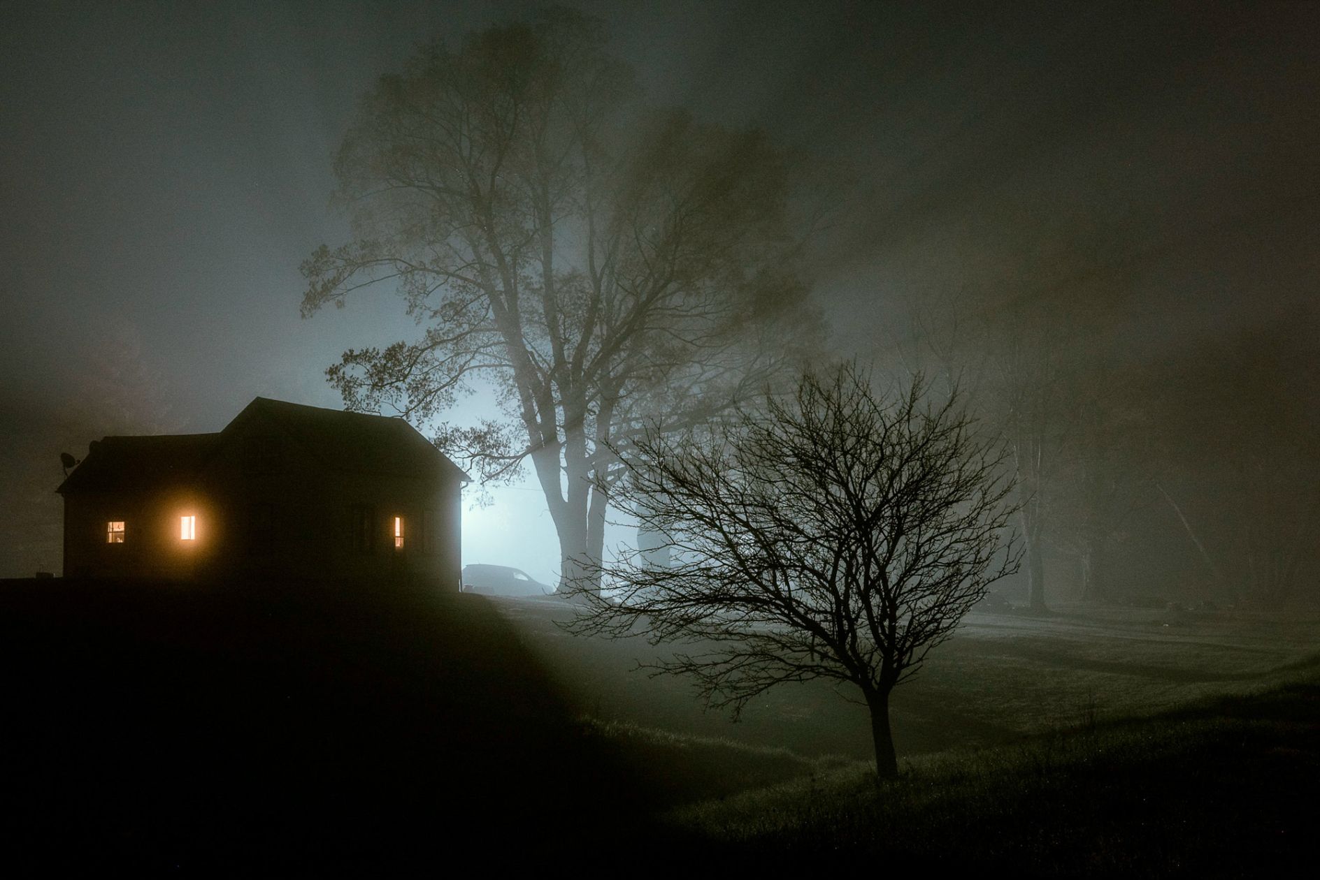 Cinematic photographs of America's rural Midwest at night look like ...
