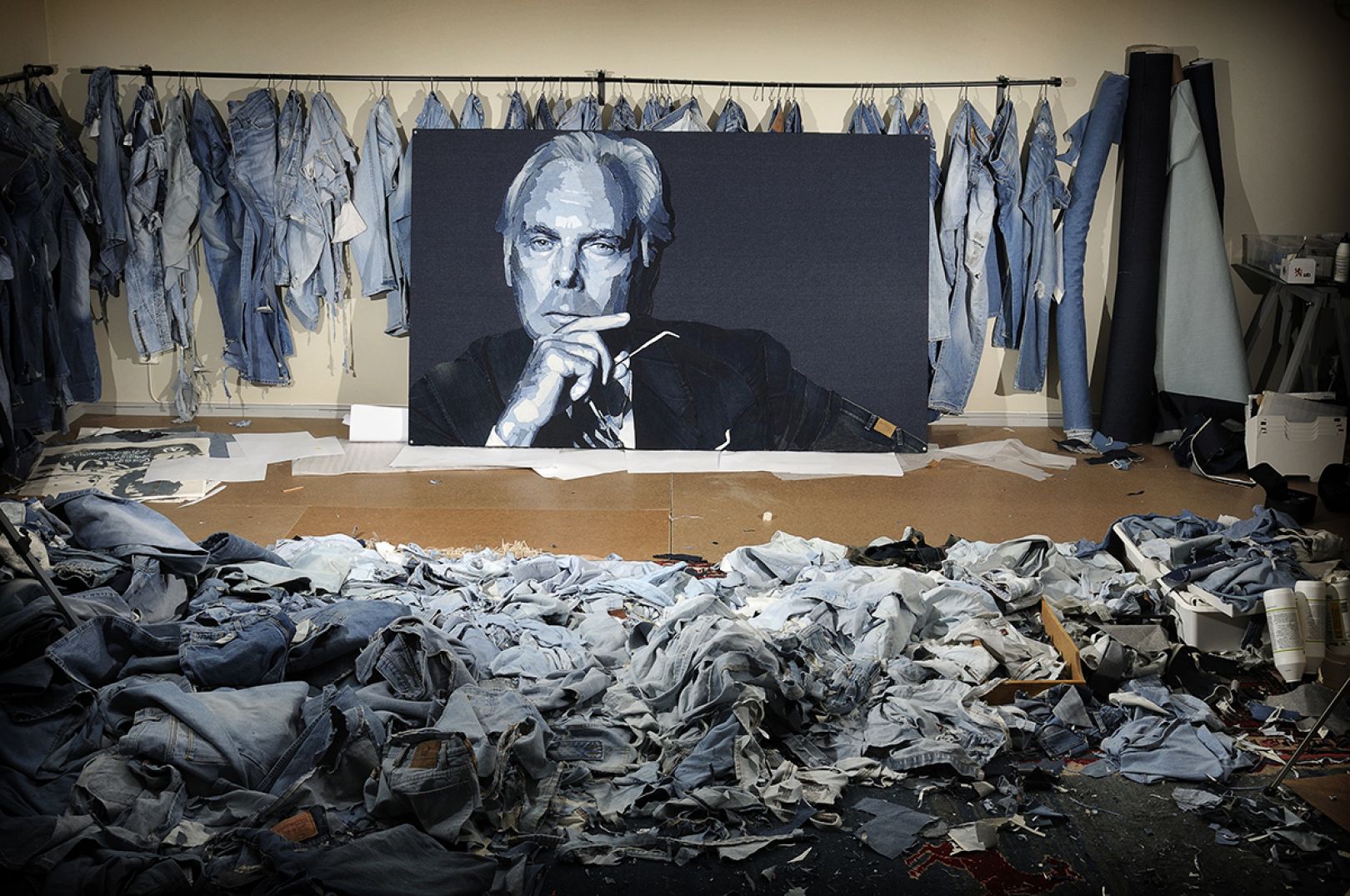 Artist Ian Berry uses scraps of denim jeans as paint to create ...