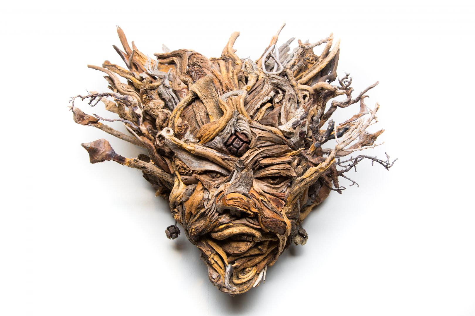 Artist collects dead wood to create sculptures of mysterious characters ...