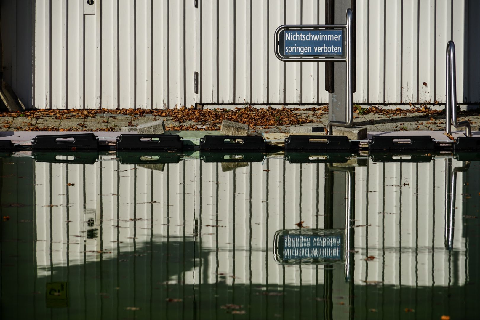 Photographs of a German outdoor pool in winter promise of a summer like ...
