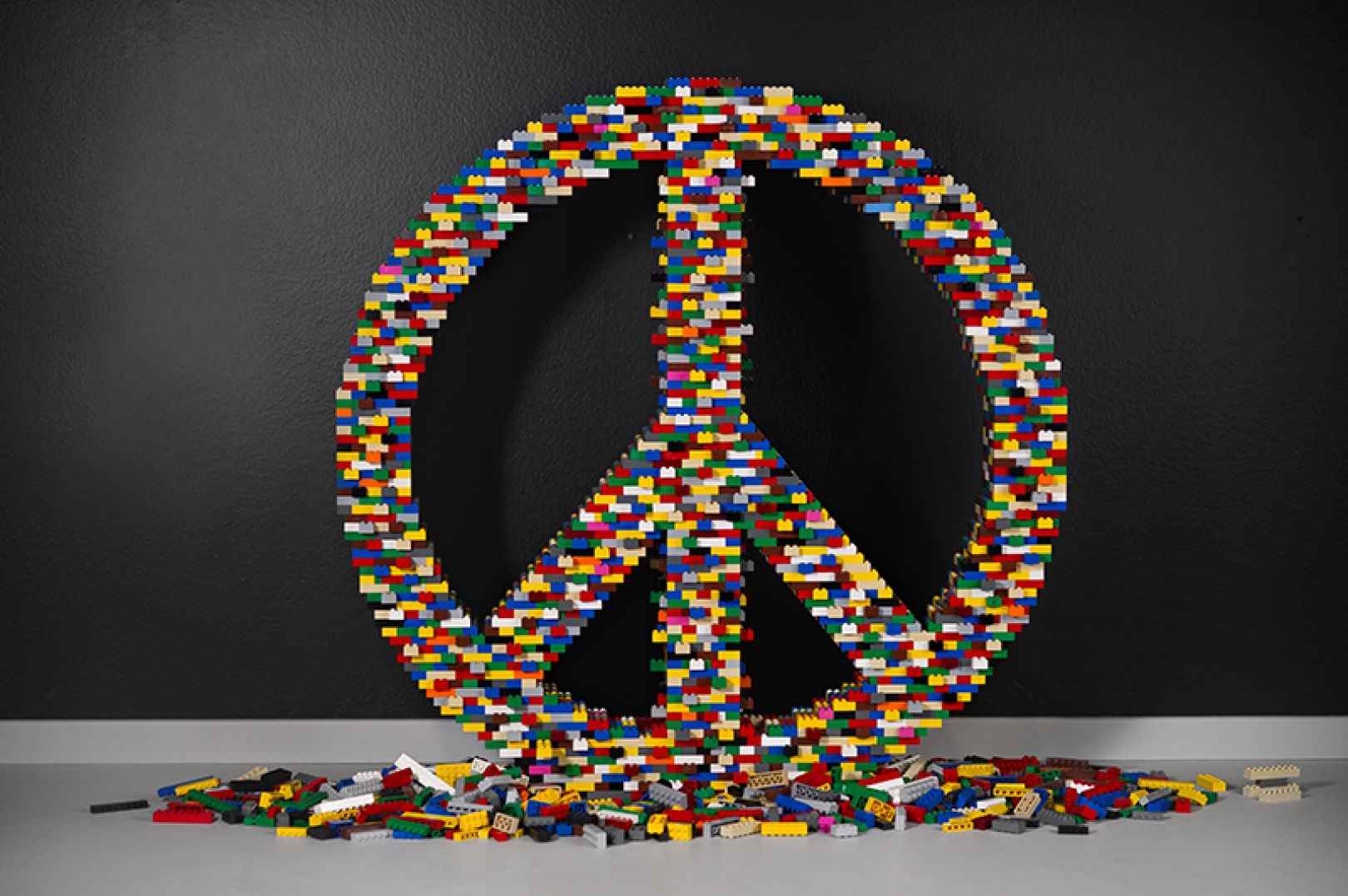 Huge sculptures and iconic artworks recreated using over one million ...