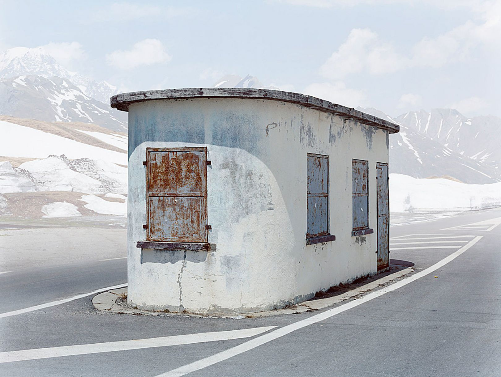 Abandoned Checkpoints: Photographer documents Europe's forgotten ...