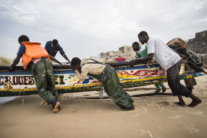 Nick Kozak's sensitive photographs of an overcrowded African community ...