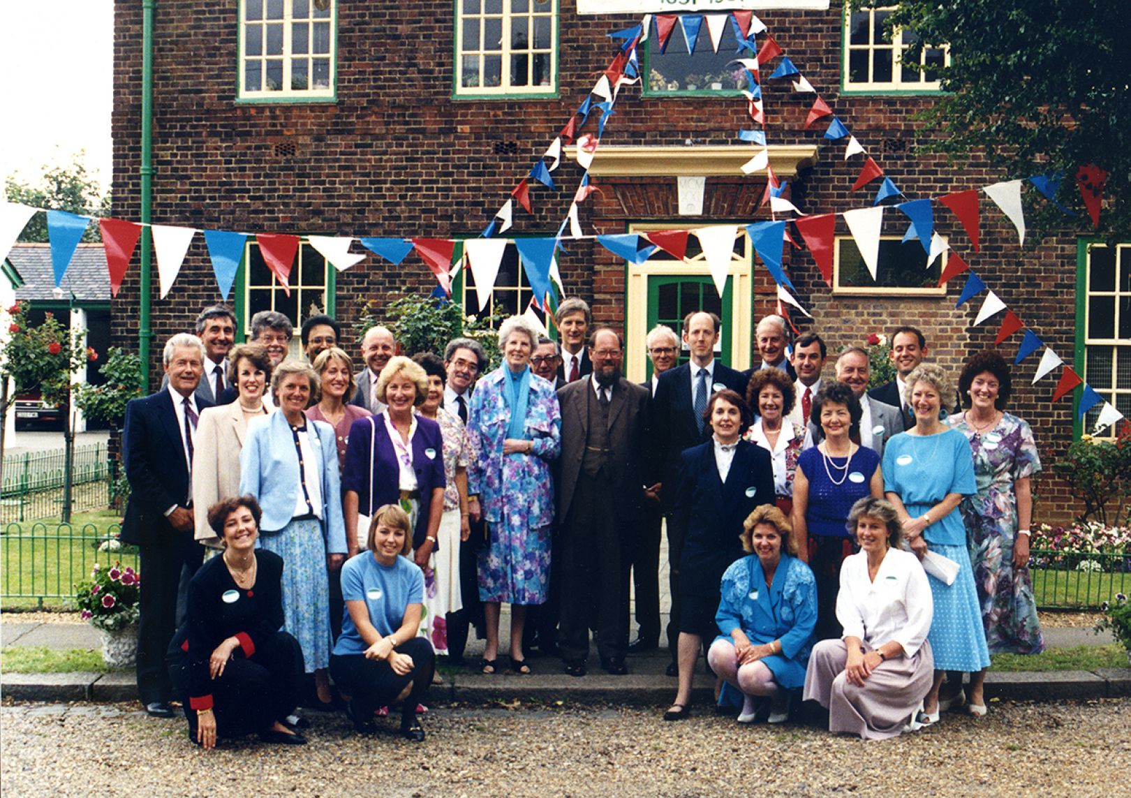 Newly uncovered photographs show London's disappearing working class ...