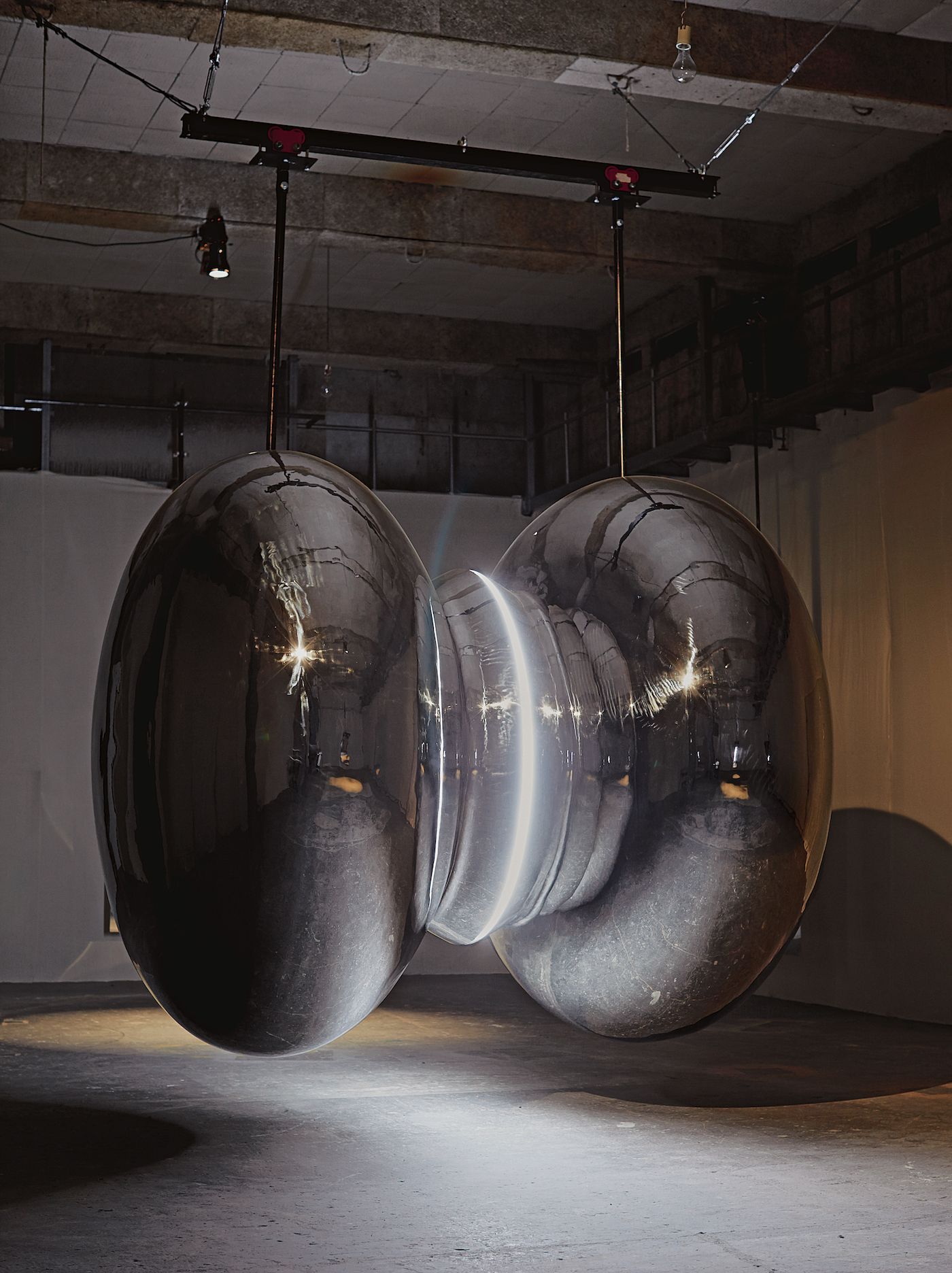 Subodh Gupta’s extraordinary sculptures using everyday Indian objects ...