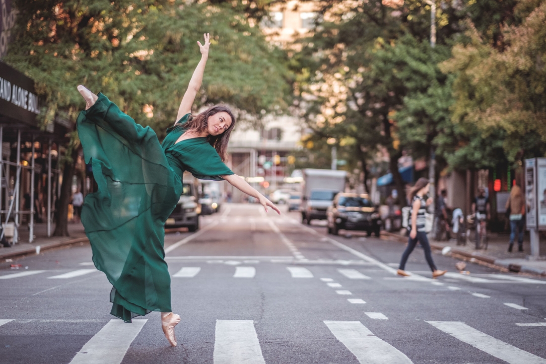 Street Ballet: Photographer captures ballet dancers leaping all over ...