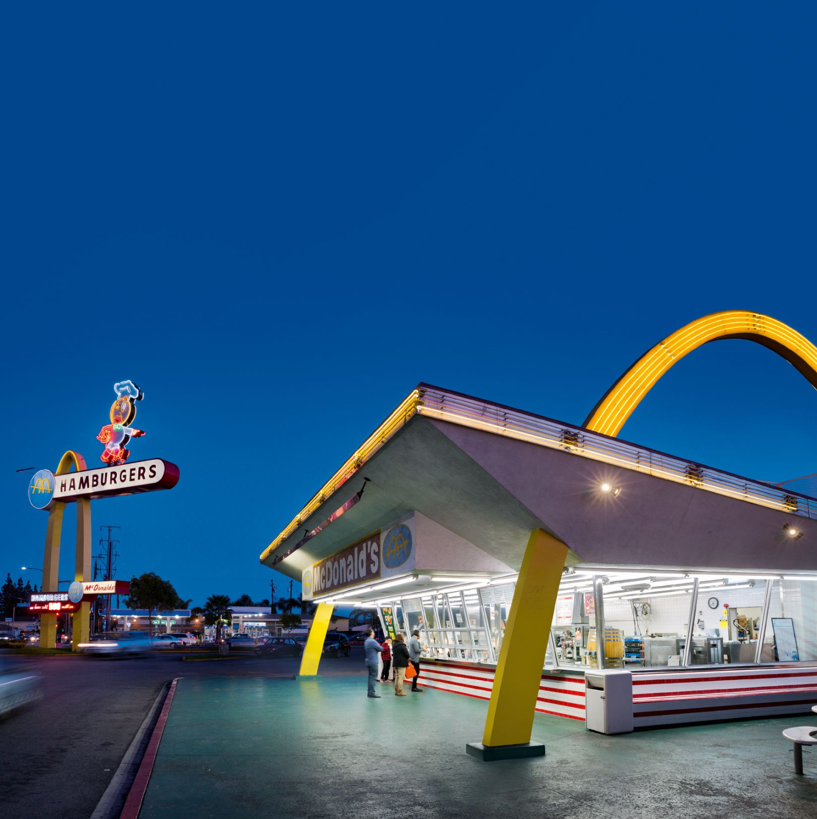 Gas and Glamour: Ashok Sinha's photographs pay tribute to America's ...