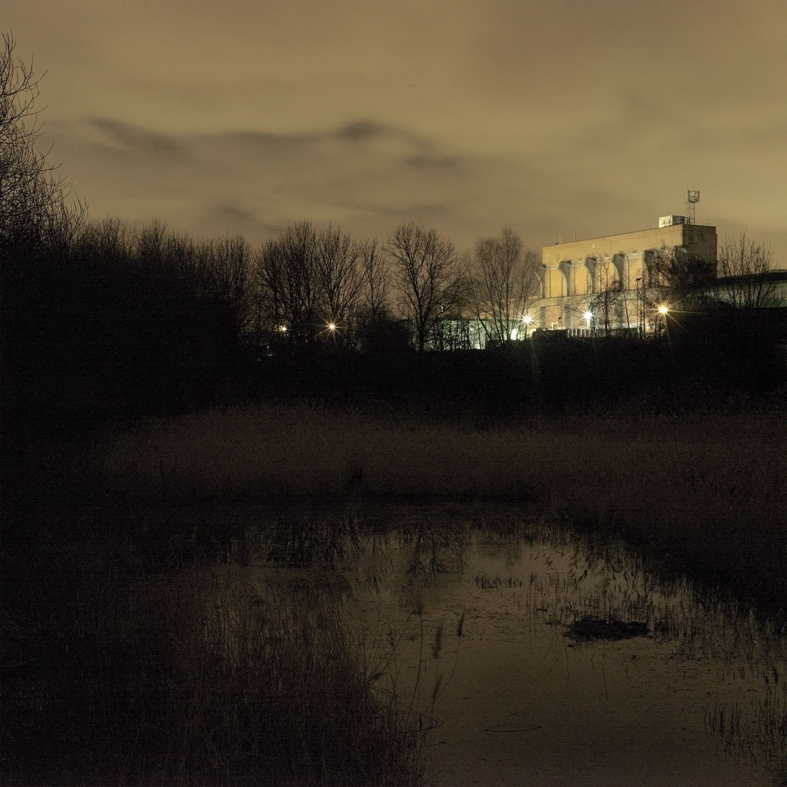 Hackney By Night: Eerie and unexpectedly beautiful photographs of ...