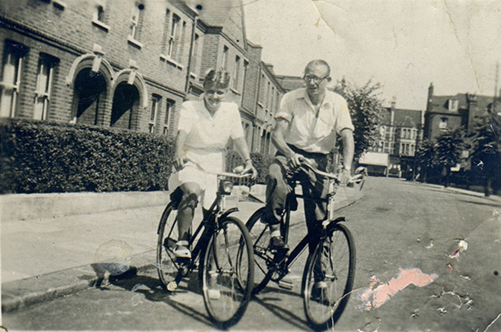 Newly uncovered photographs show London's disappearing working class ...