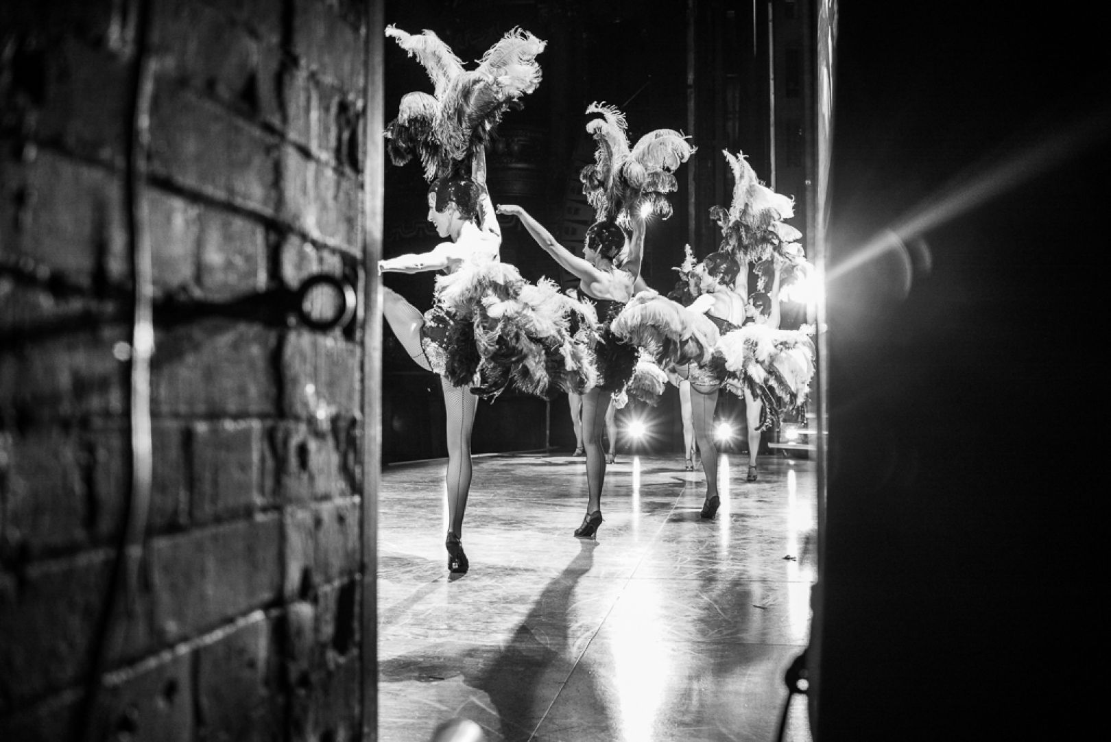 Curtain Call: Photographer spends a year backstage with the stars of ...