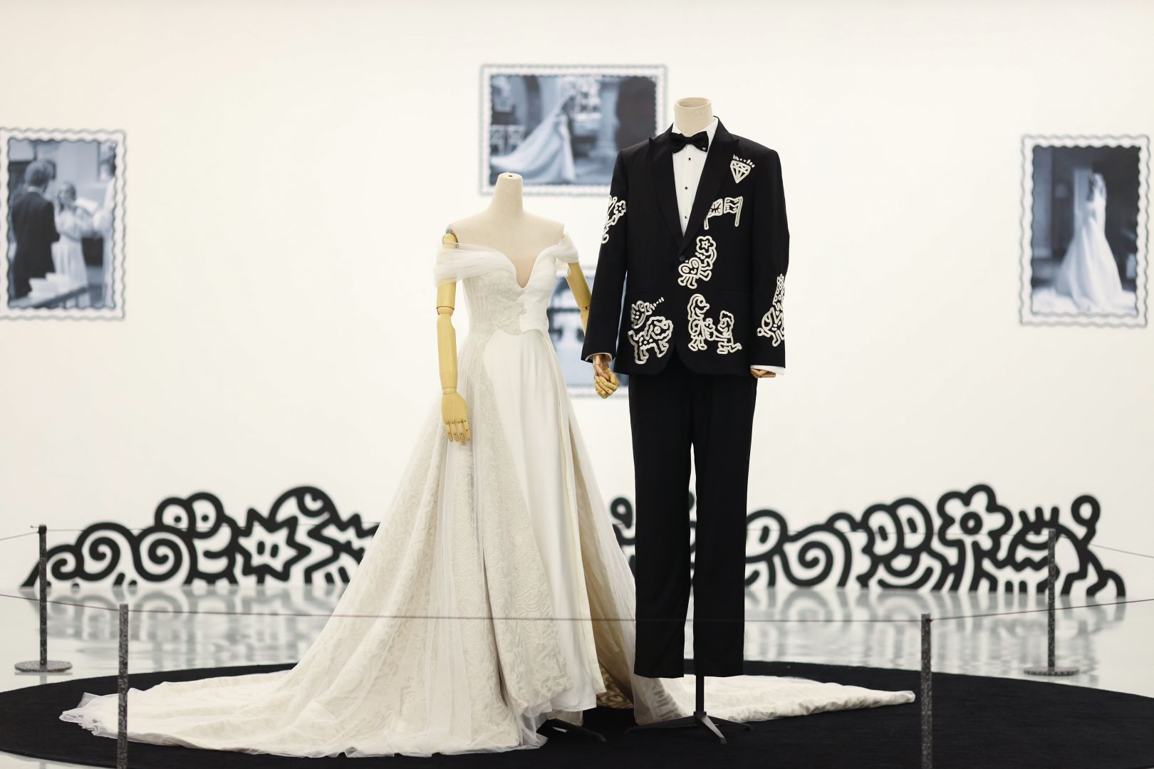 Mr Doodle in Love: The famous artist invites you to a world of romance ...