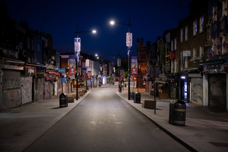 Lockdown London: Photographs by Jan Enkelmann show the capital at night ...