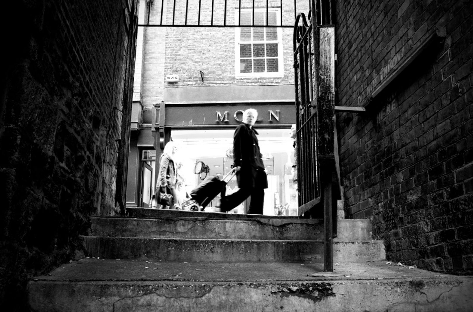 Gritty, urban street photography unveils the darker side of English ...