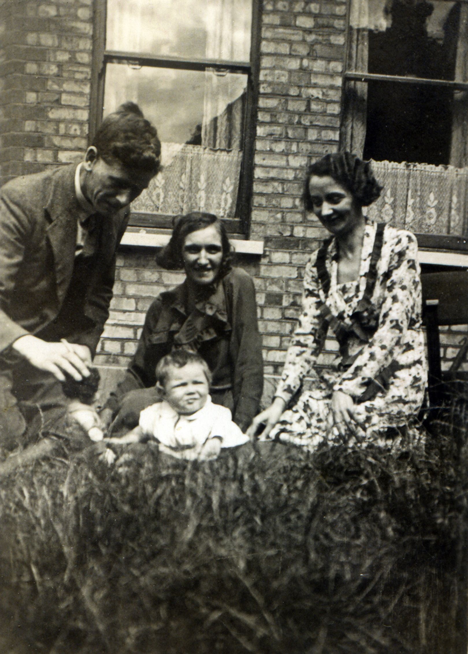 Newly uncovered photographs show London's disappearing working class ...