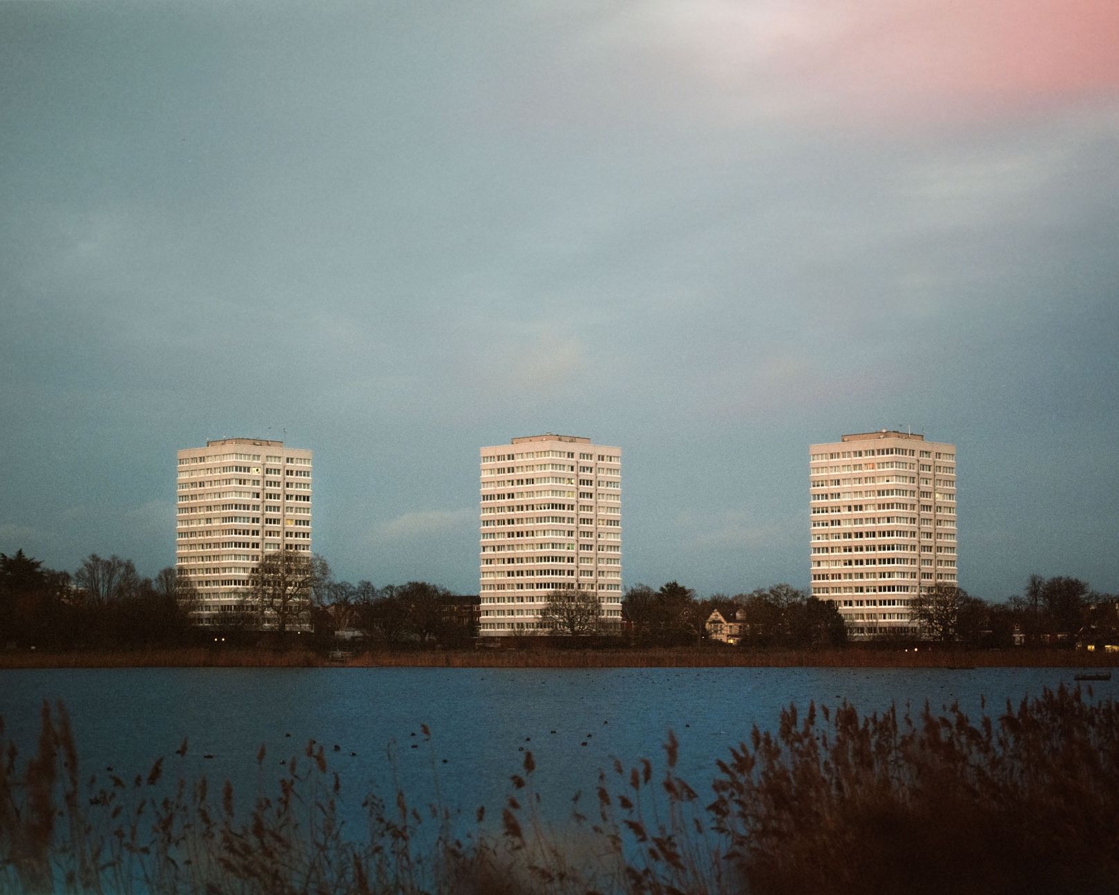 Photographer Ian Howorth captures the eternal disconnect of living in ...