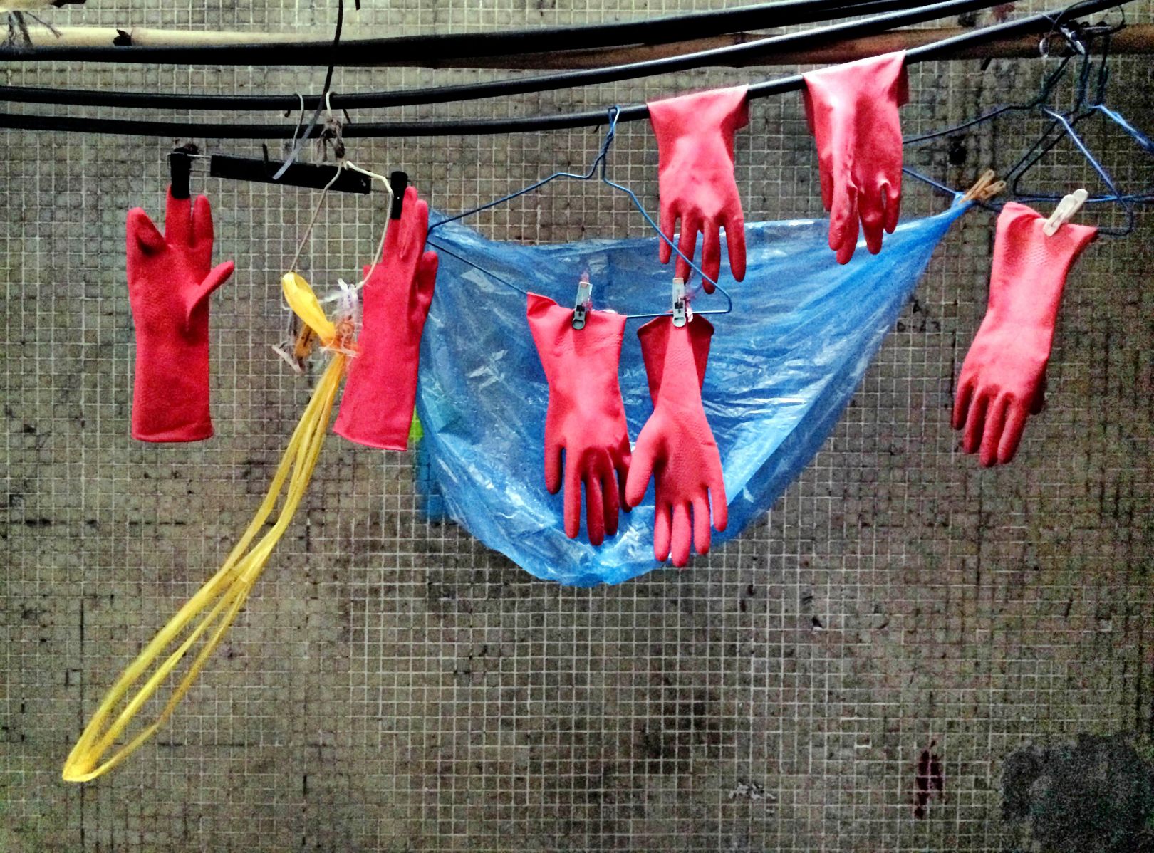 Scavenger Lanes: Photographer captures the back alleys of Hong Kong ...