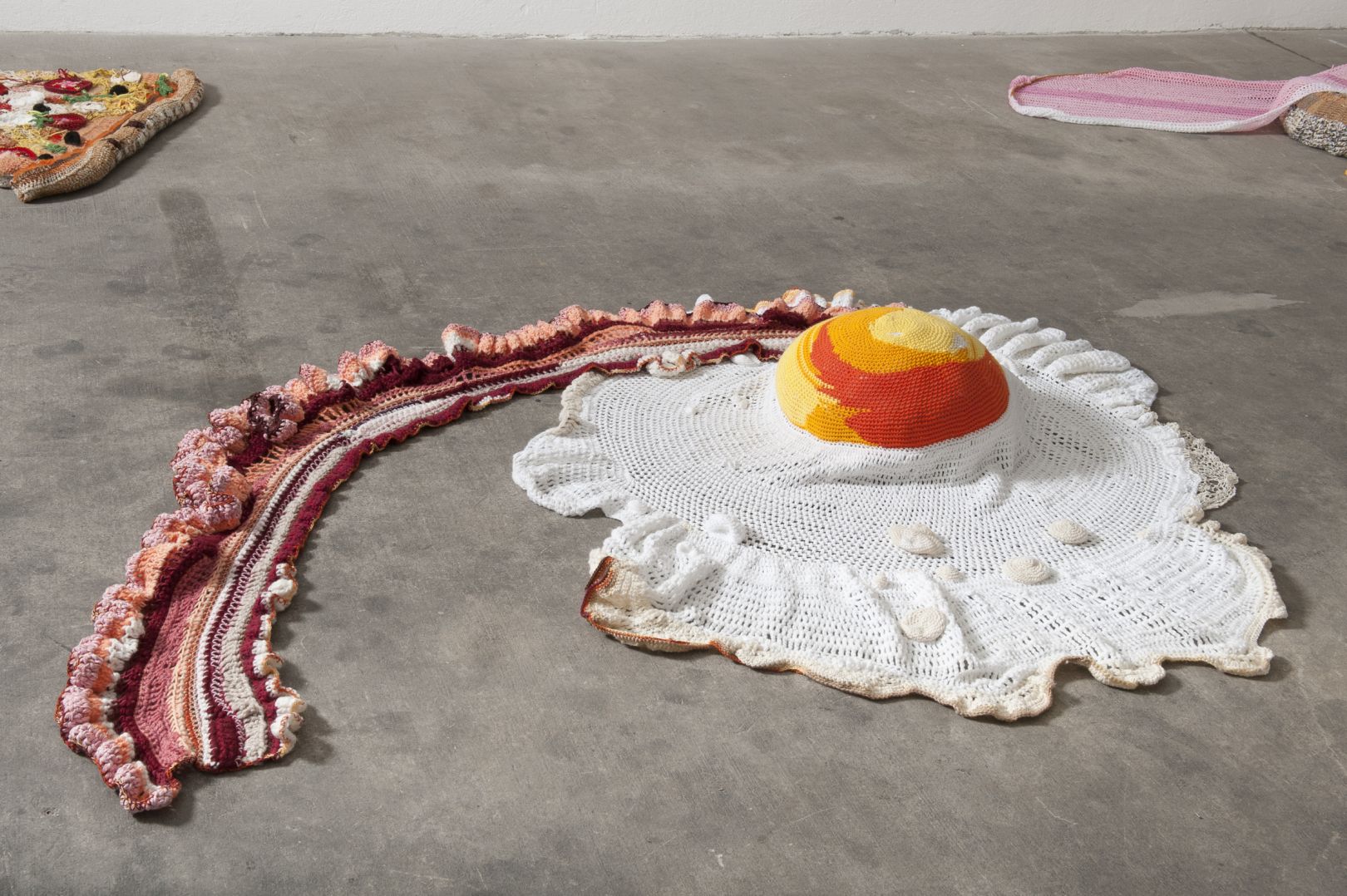 Sabina Speich crafts large-scale pizza, bacon and chips through her ...