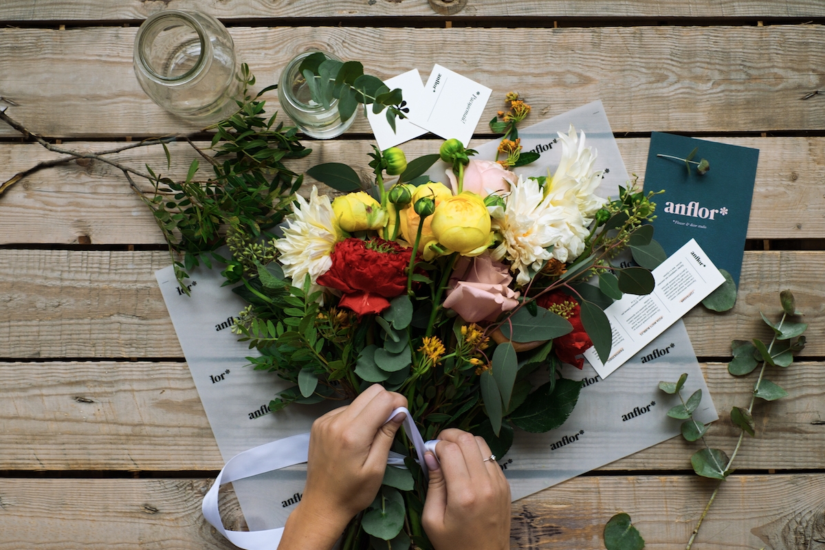Secret Garden: Artist Ian Berry crafts a path of nature entirely out of ...