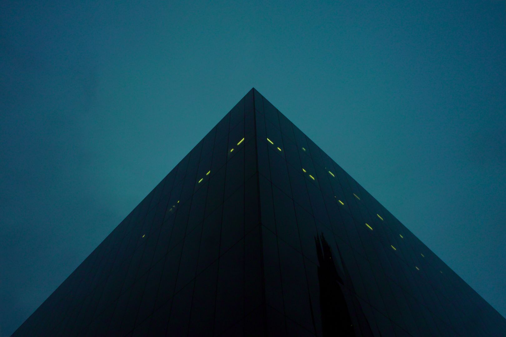 London Falling: capturing dystopian and surreal cityscapes in the UK ...