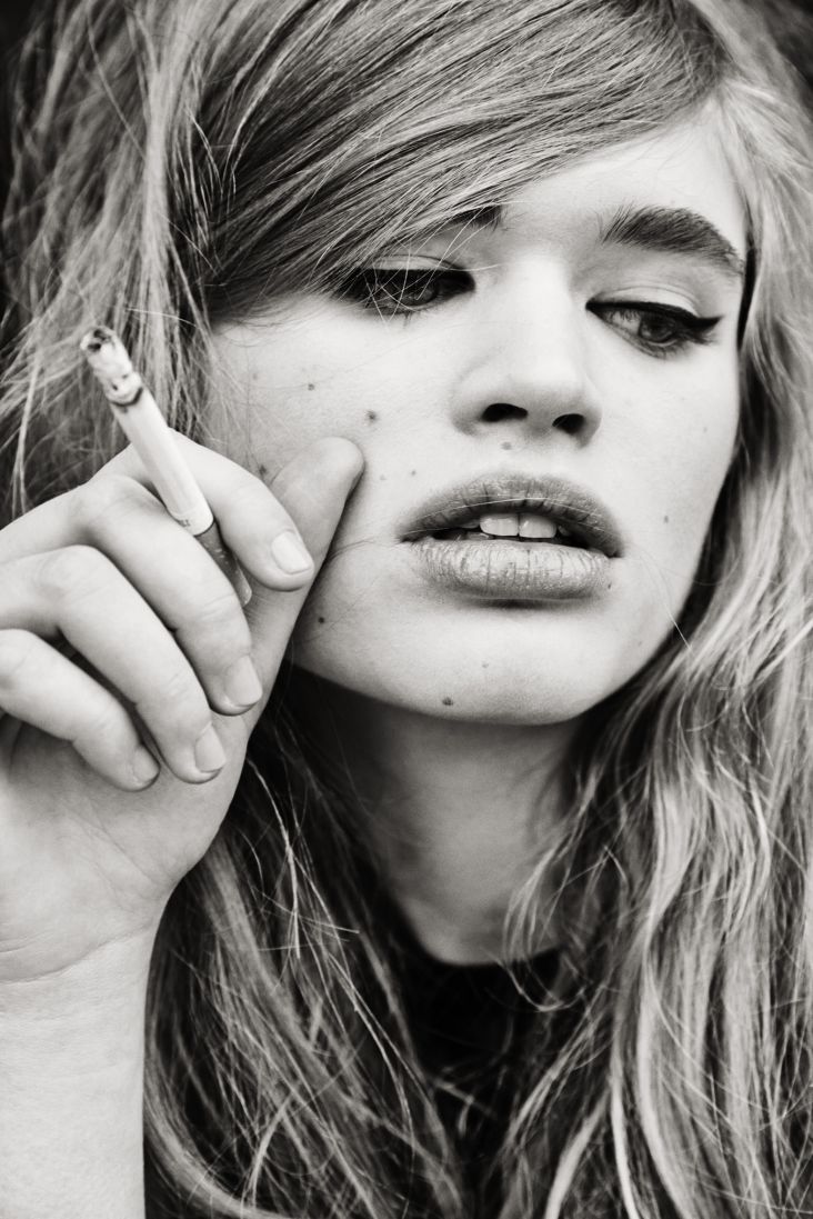 Striking feminist illustrations by Amber Vittoria are bright and ...