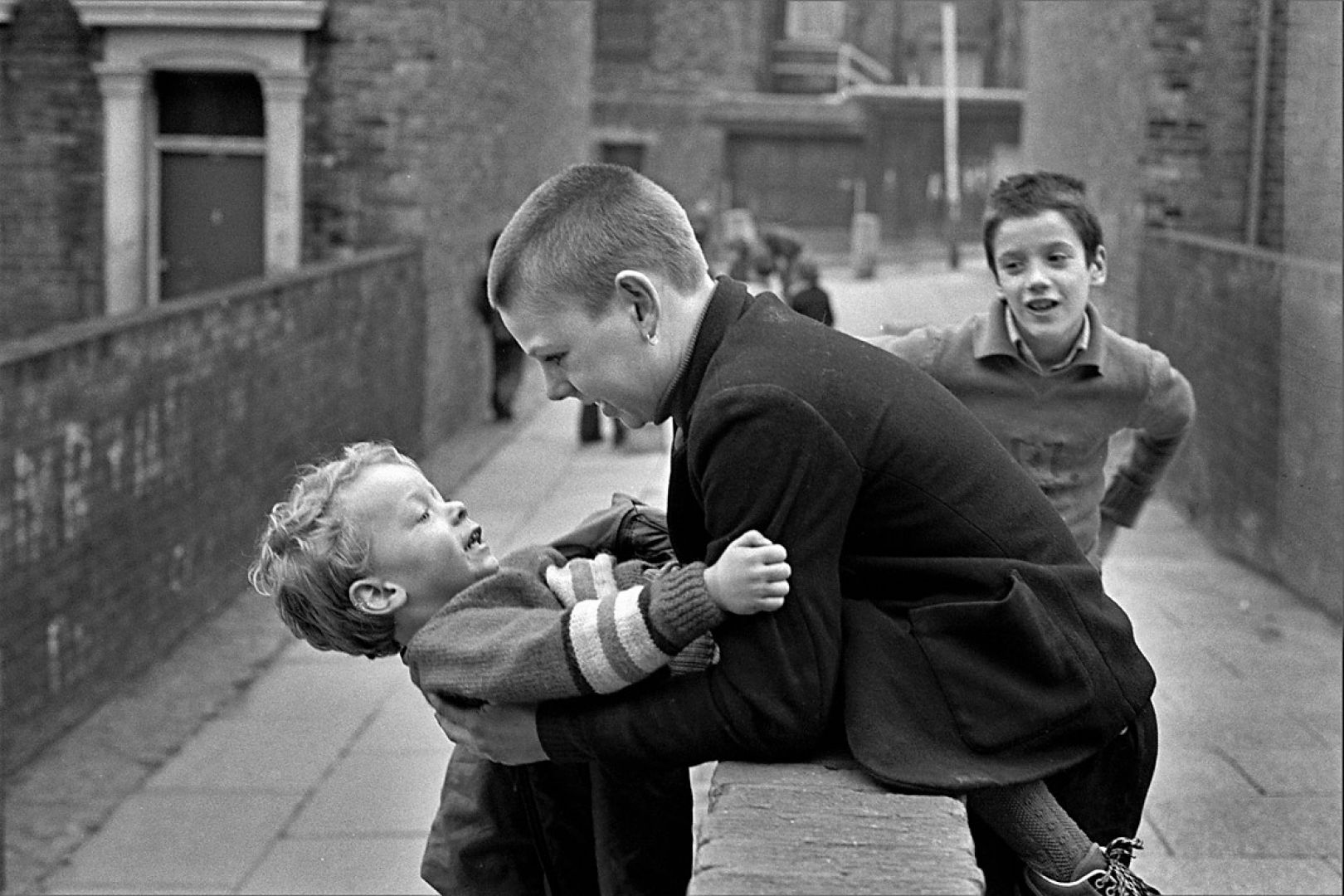 Elswick Kids: Tish Murtha's joyful photographs of children playing in ...