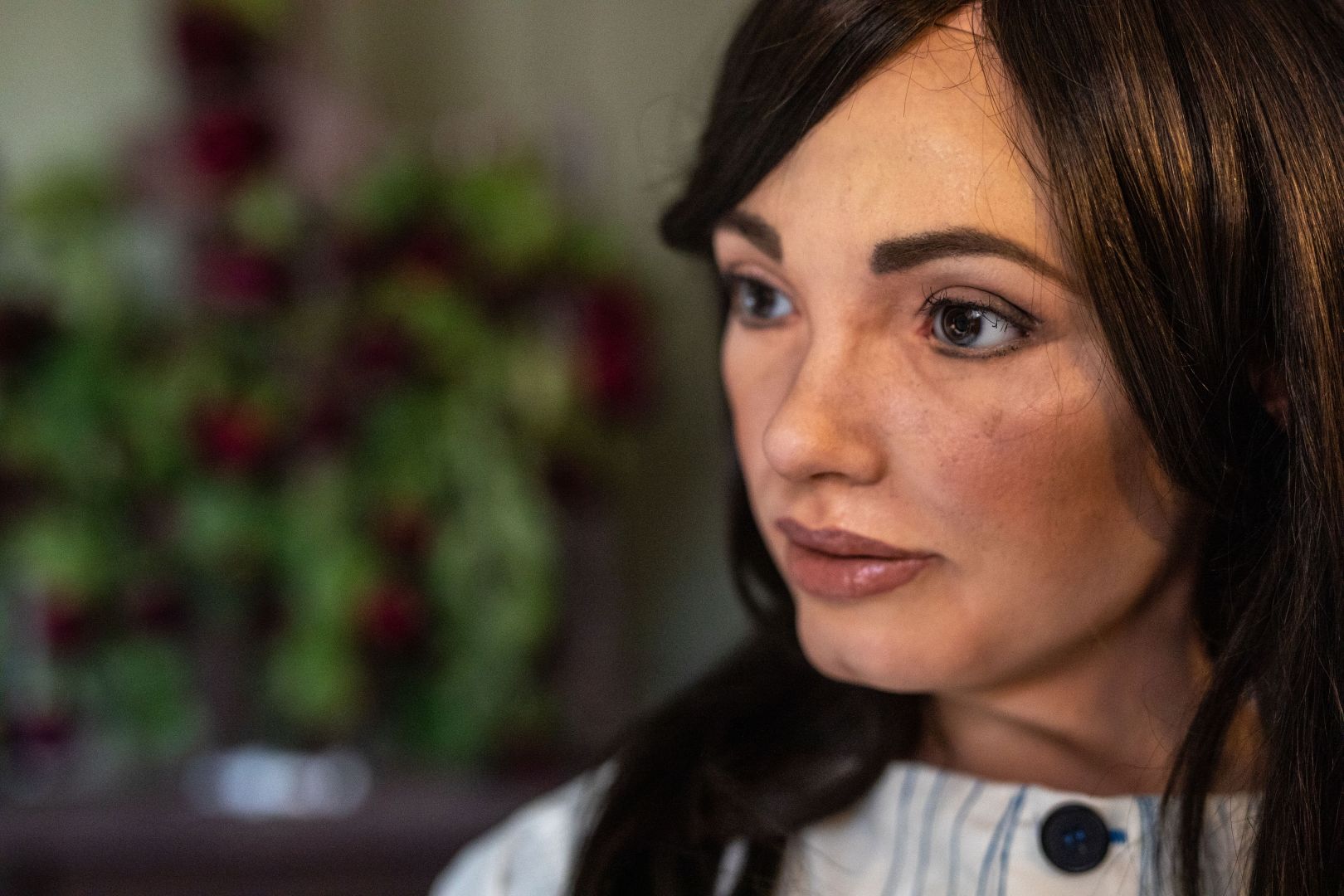 Meet Ai-Da – the world's first robot artist, capable of drawing people ...