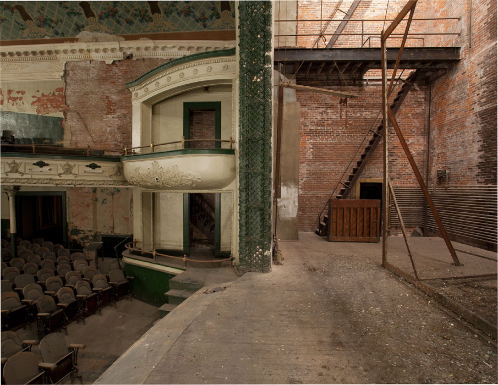 After the Final Curtain: Images that show the fall of the American ...