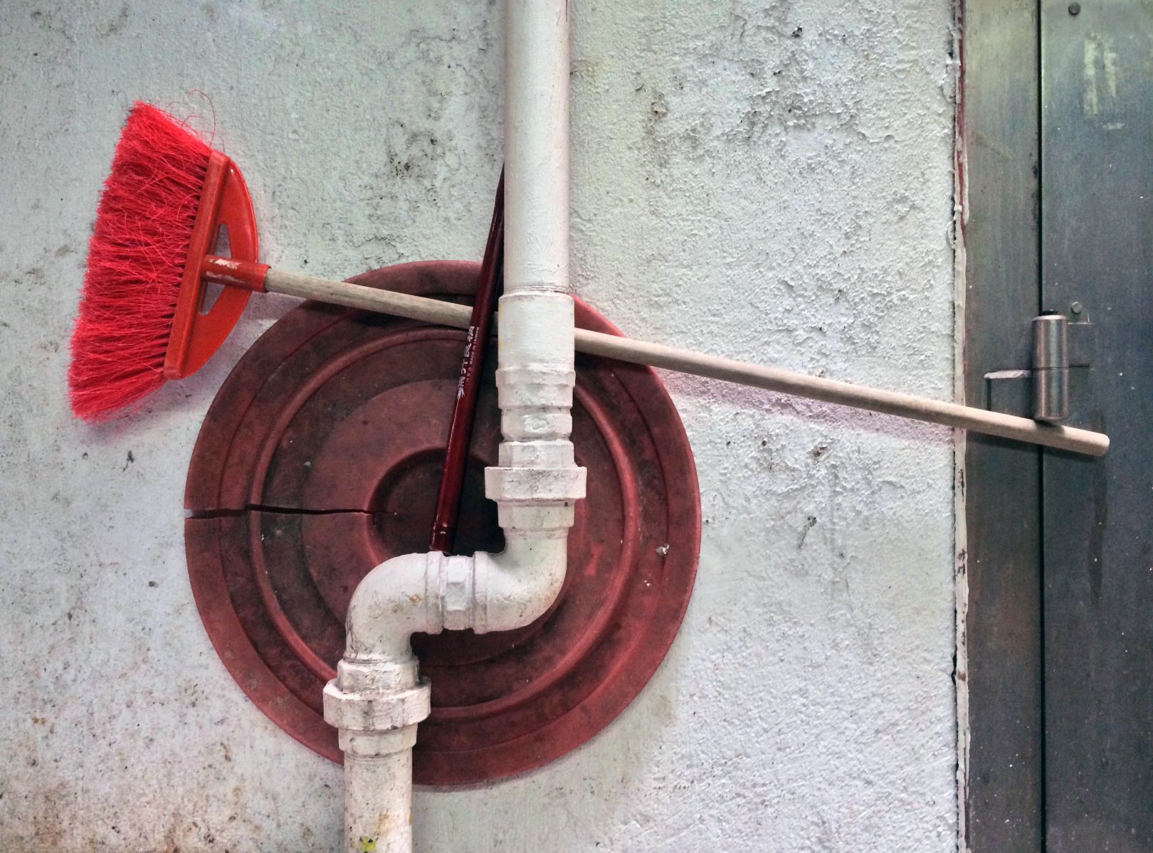 Scavenger Lanes: Photographer captures the back alleys of Hong Kong ...