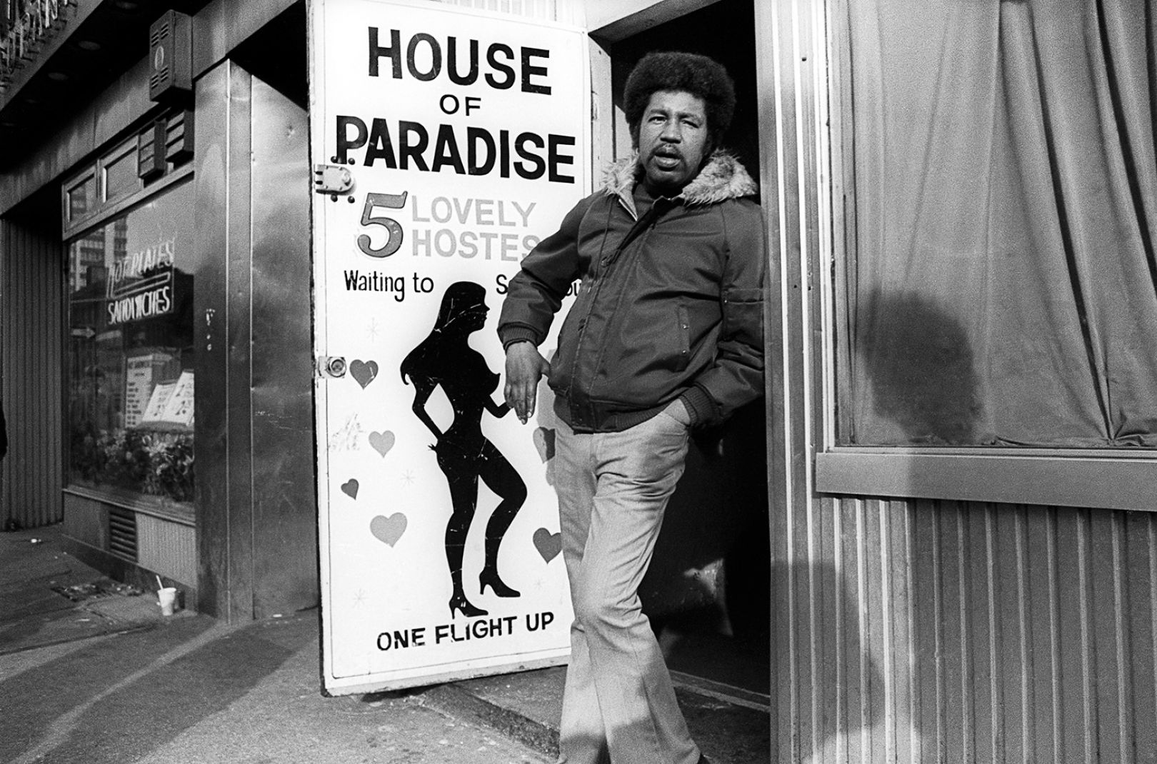 Photographer captures the wild and dangerous streets of New York City ...