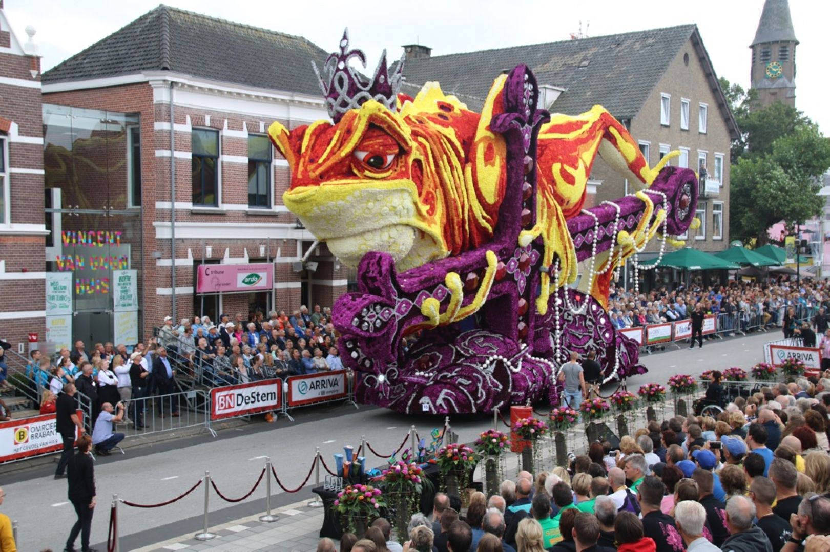 Dutch parade marks all things dangerous with giant floats made out of ...