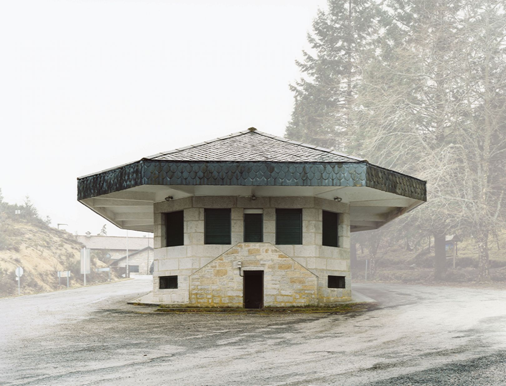 Abandoned Checkpoints: Photographer documents Europe's forgotten ...