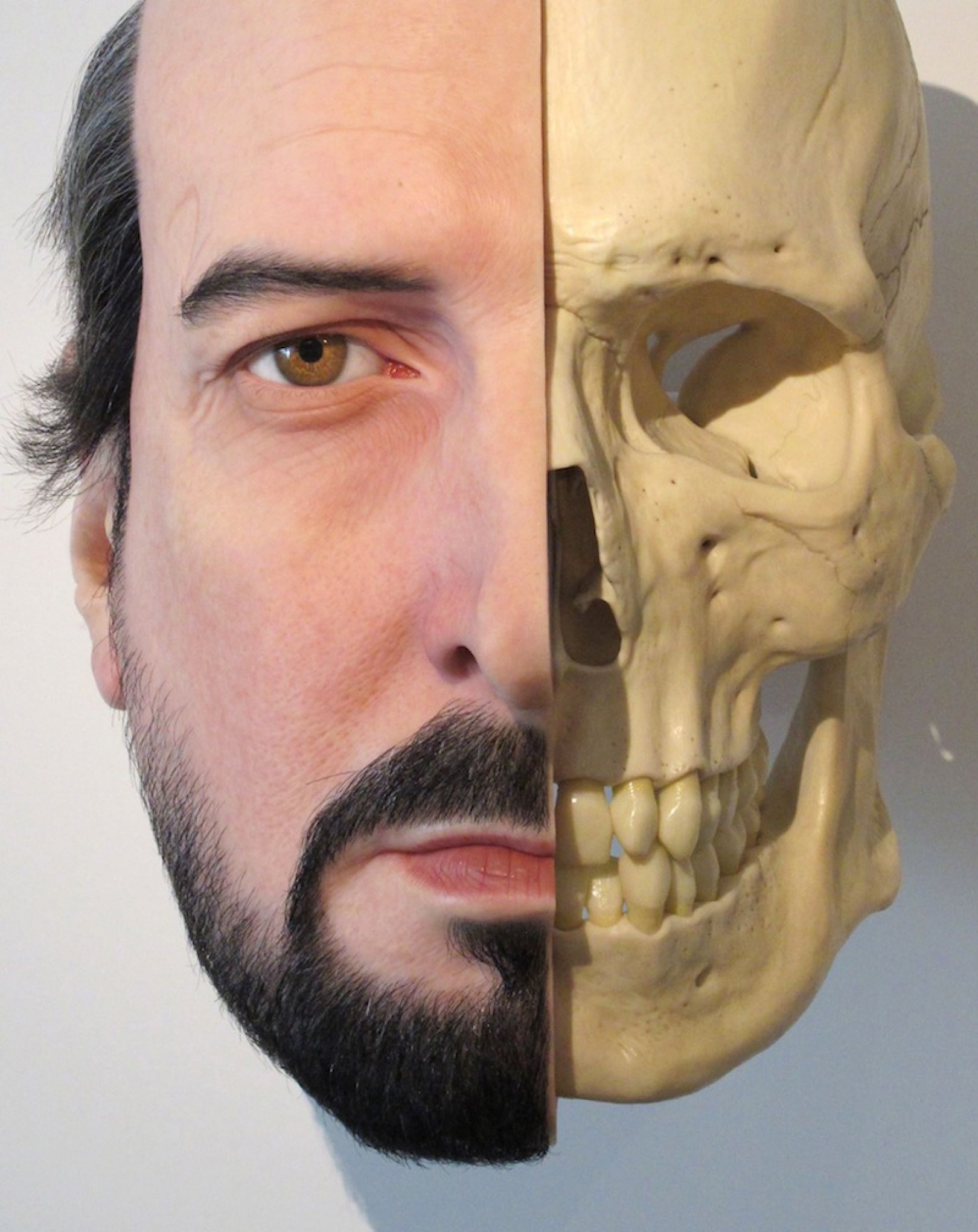 Hyperrealistic sculptures of humans by Sam Jinks show how vulnerable we ...