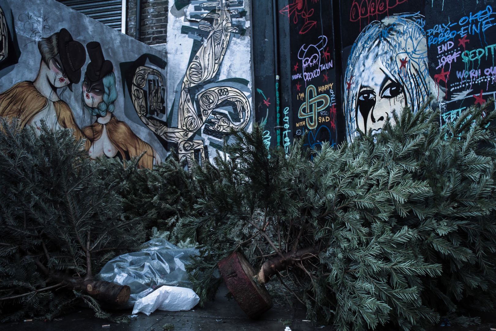 London Falling: capturing dystopian and surreal cityscapes in the UK ...