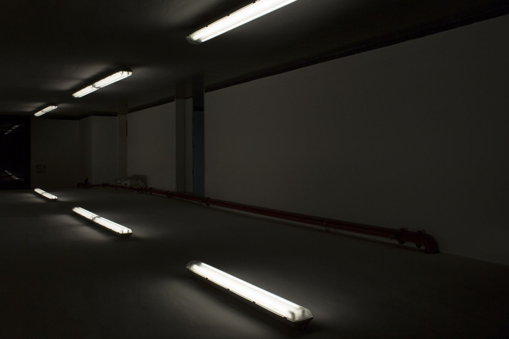 Light Dots: Photography that explores the light in dark empty spaces ...